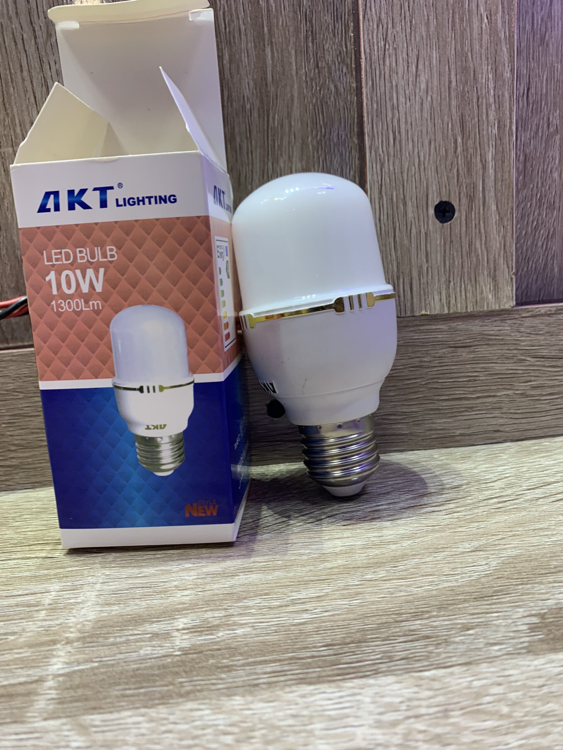 10 Watts AKT LED Bulb – Decluchi Art and Craft